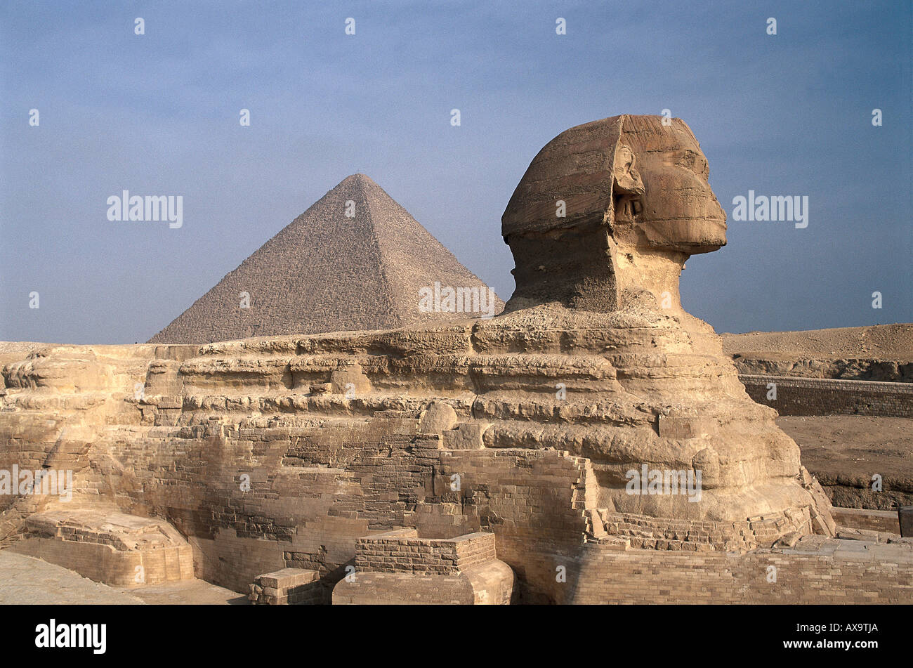 Sphinx and Cheops Pyramid, Gizeh Egypt Stock Photo - Alamy