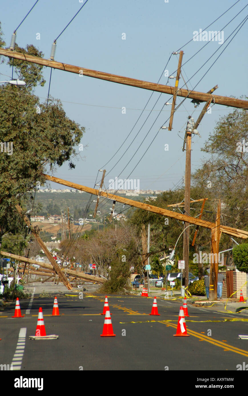 California utility poles and power lines hi-res stock photography and ...
