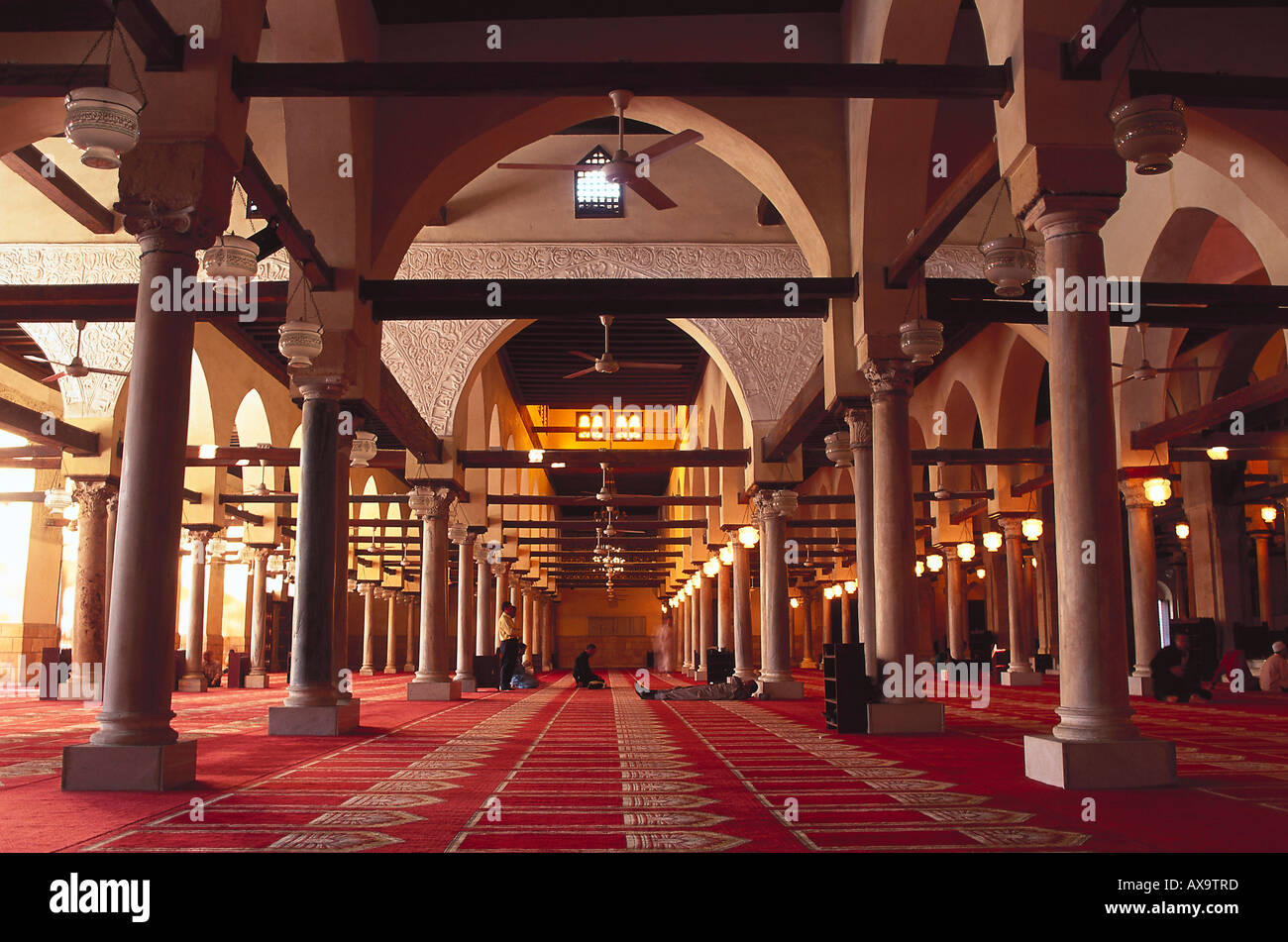 People praying at El Azhar Mosque, Cairo, Egypt Stock Photo - Alamy