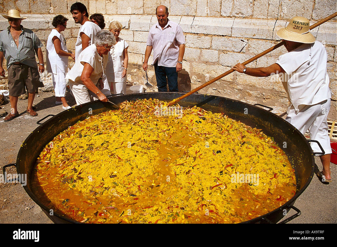 Paella festival hi-res stock photography and images - Alamy
