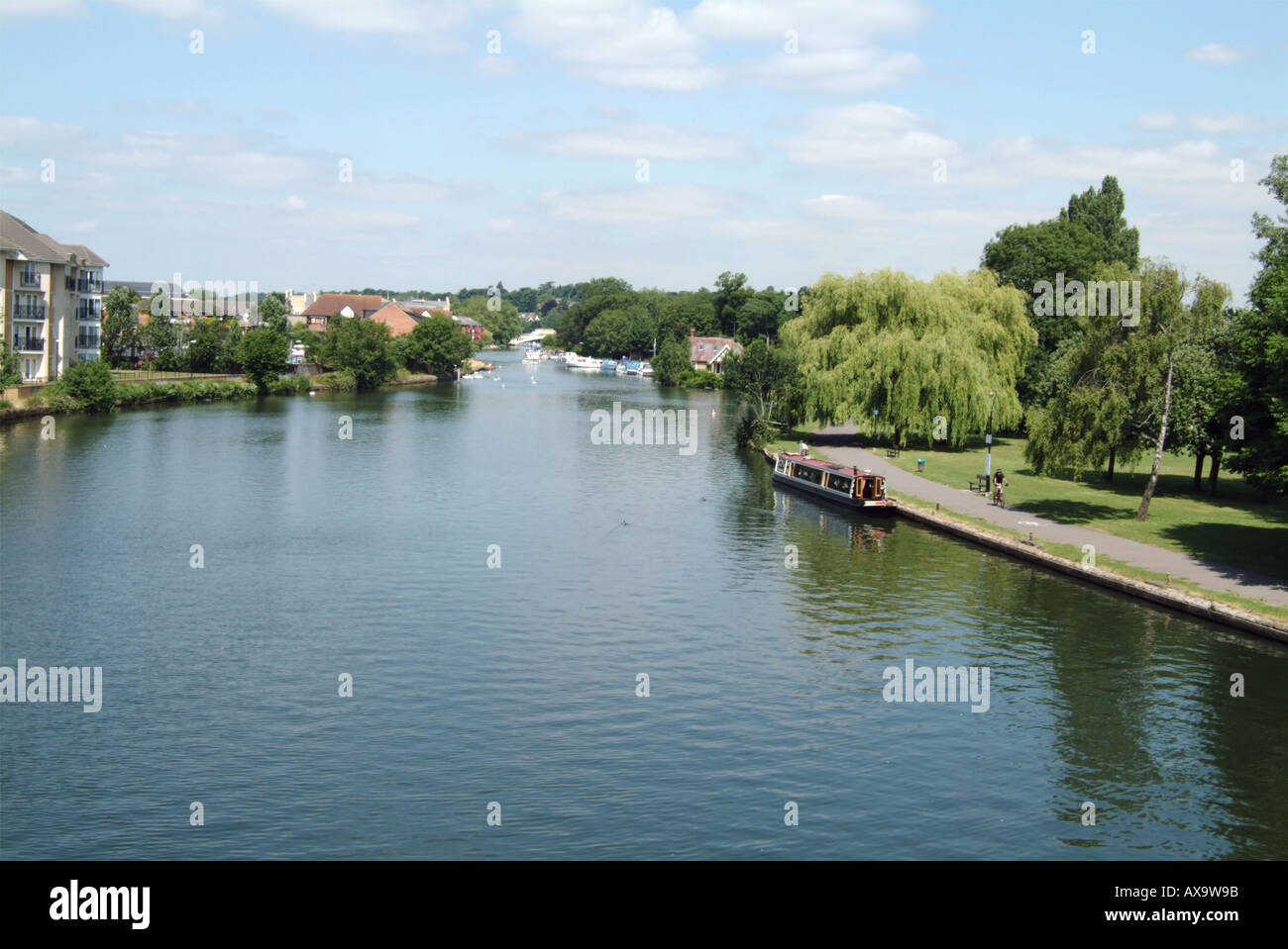 Cycling by river, reading hi-res stock photography and images - Alamy
