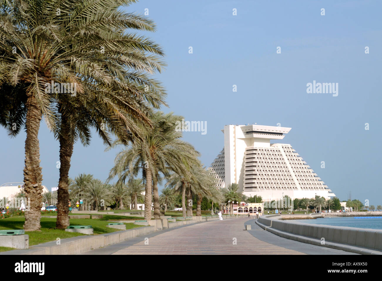 The Sheraton hotel and the Doha corniche in Qatar Stock Photo - Alamy