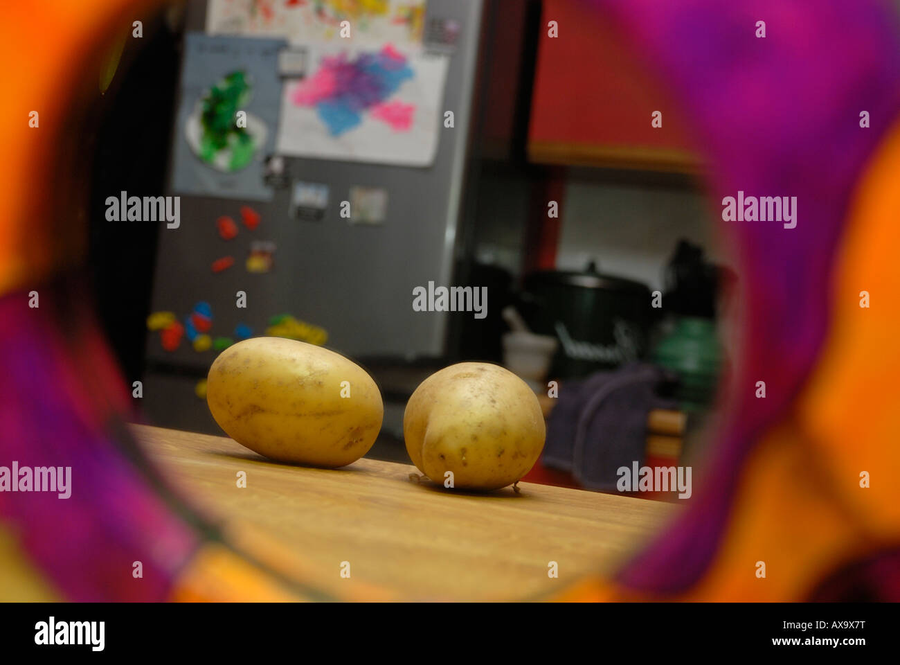 Kitchen scene painting hi-res stock photography and images - Alamy