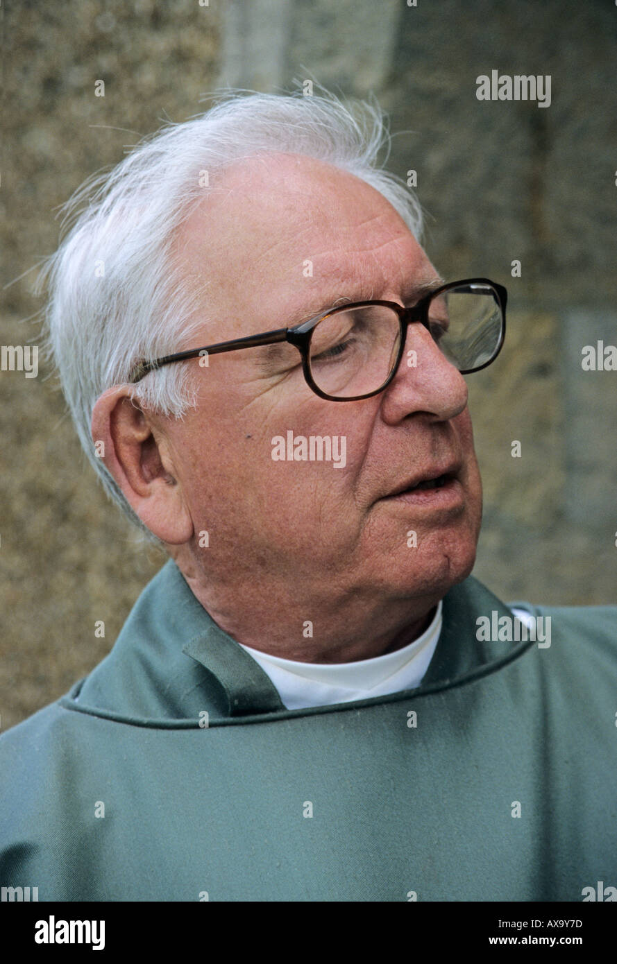 Vicar church outside hi-res stock photography and images - Alamy