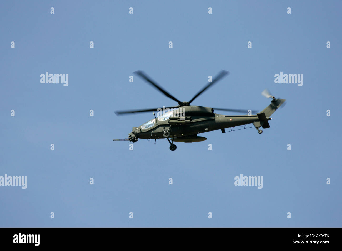 Italian Army A129 Mangusta Mongoose display at RIAT 2005 RAF Fairford ...