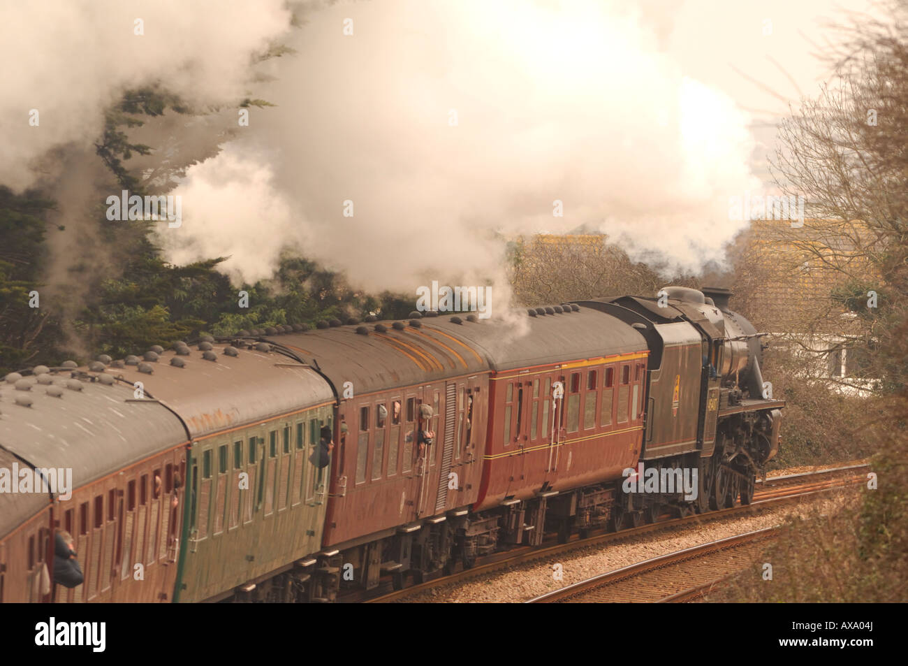 Steam locomotive 45407 leaving Hayle station Stock Photo - Alamy