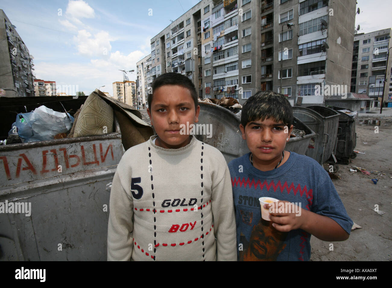 Two roma gypsy children in hi-res stock photography and images - Alamy