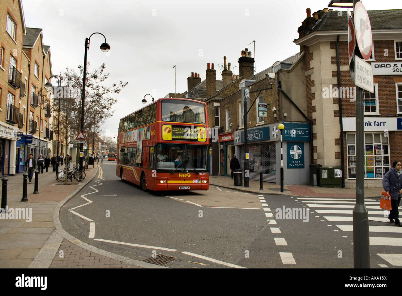 Bus uxbridge hi-res stock photography and images - Alamy