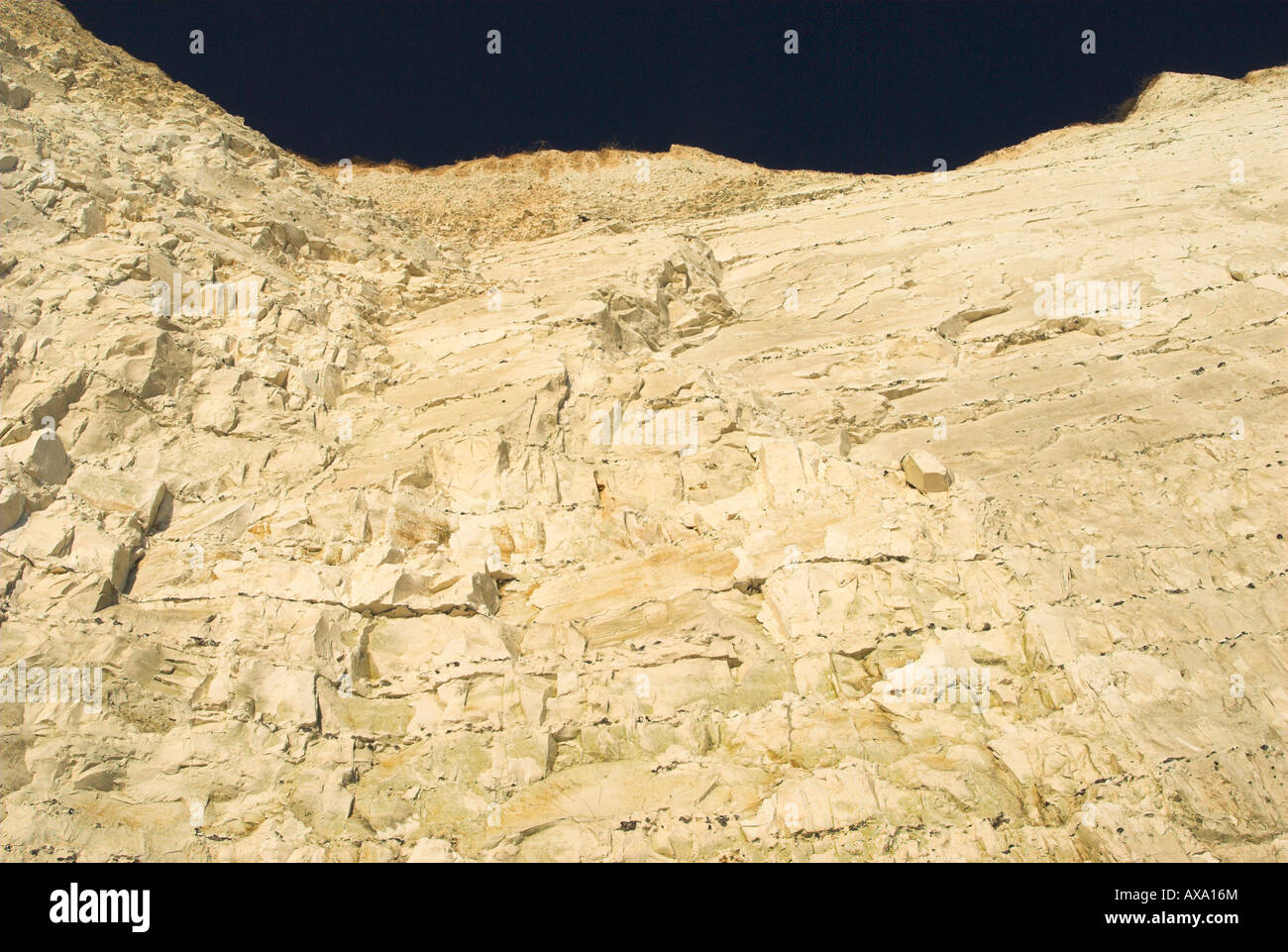 Cliff fissures hi-res stock photography and images - Alamy