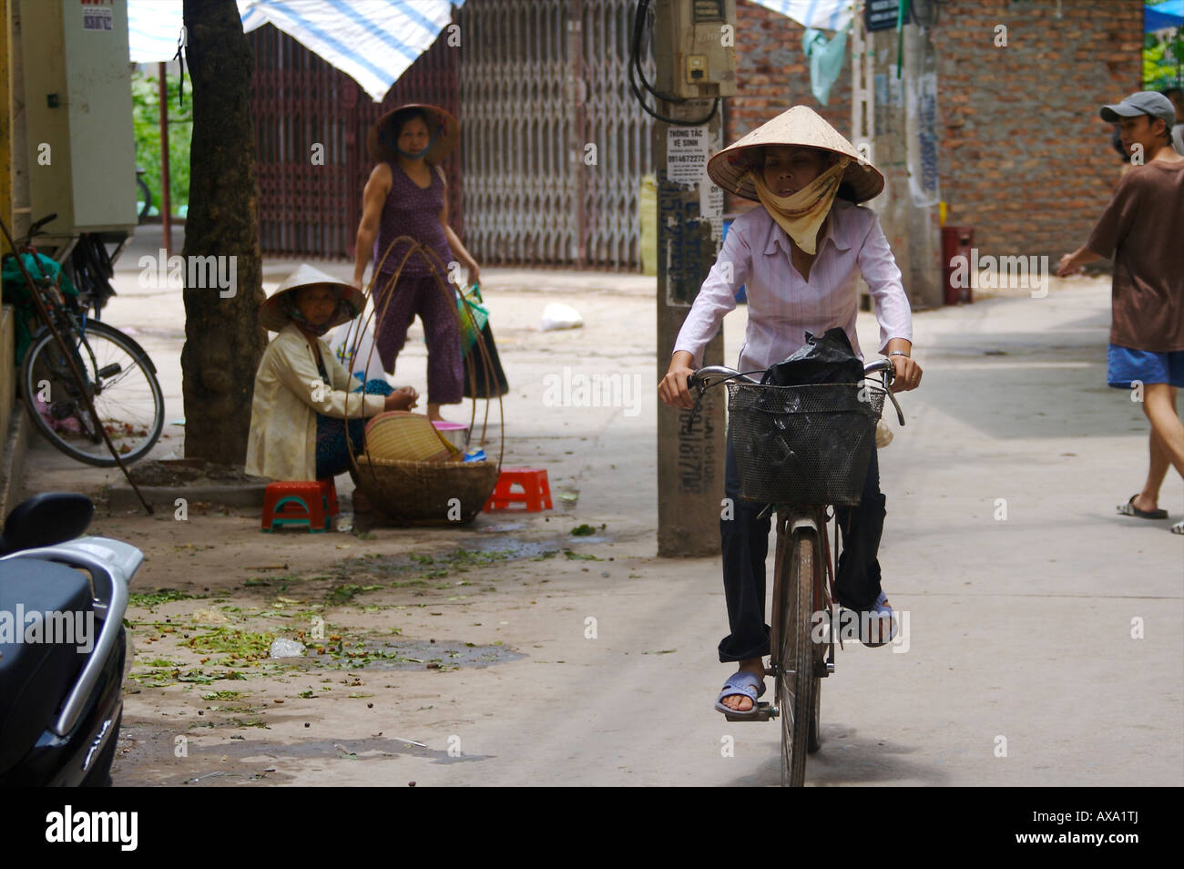 Lac long quan hanoi hi-res stock photography and images - Alamy