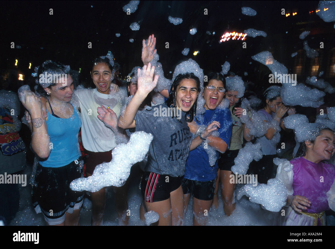 Schaumparty hi-res stock photography and images - Alamy