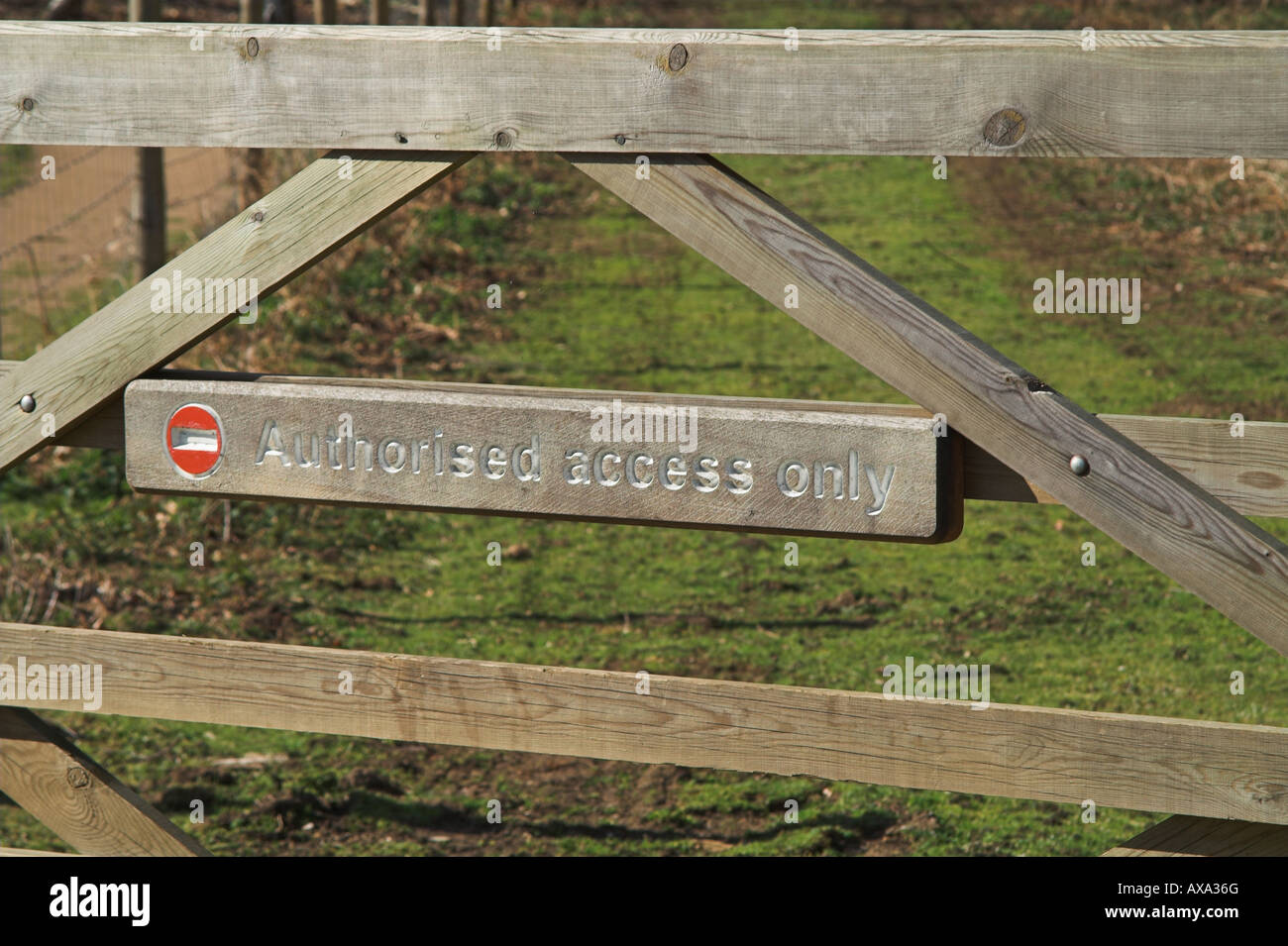 Authorised access only sign hi-res stock photography and images - Alamy