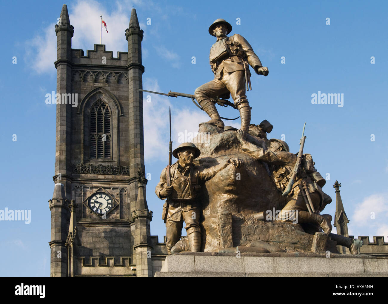 The Oldham War Memorial Stock Photos & The Oldham War Memorial Stock ...