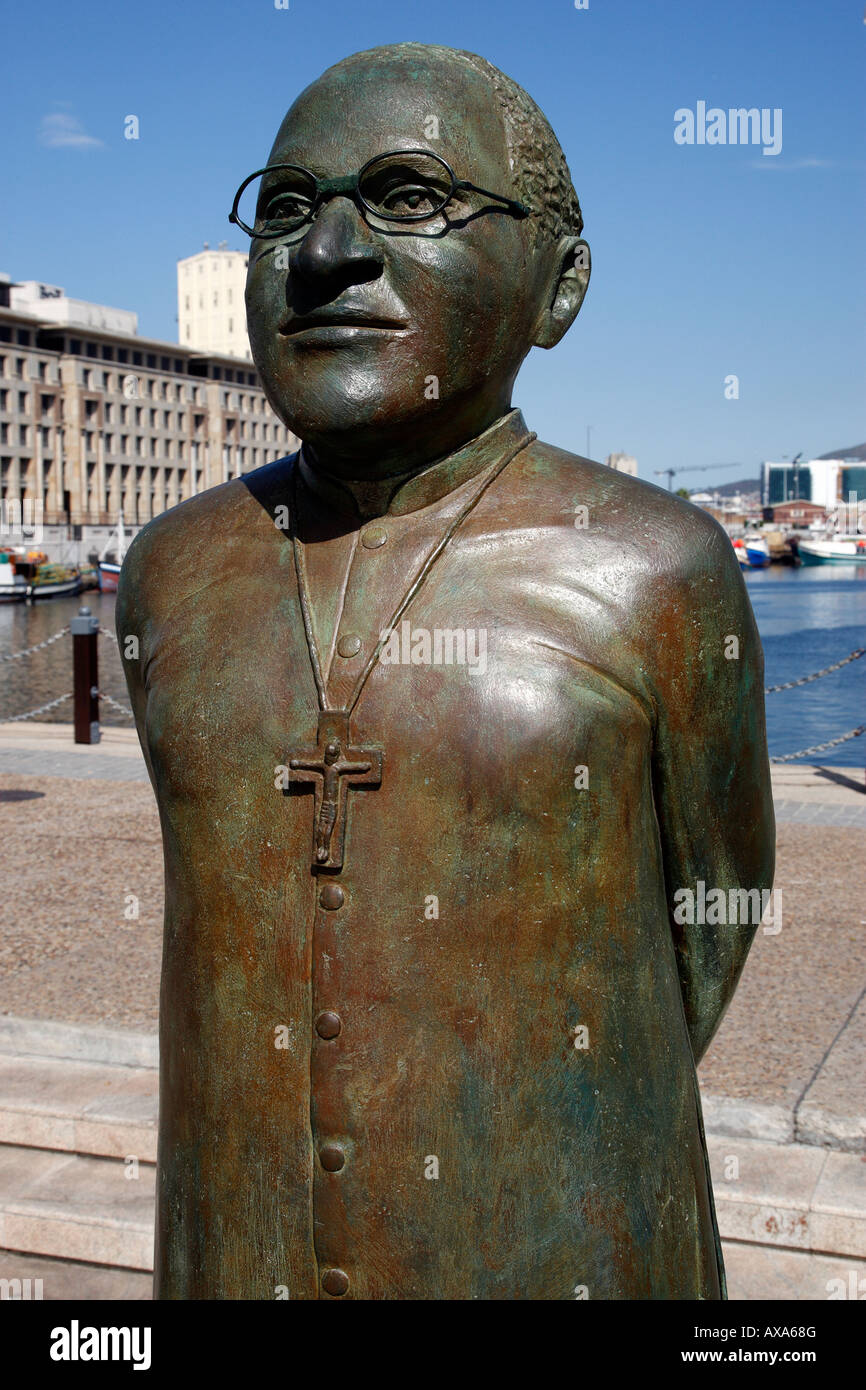Statue of tutu hi-res stock photography and images - Alamy