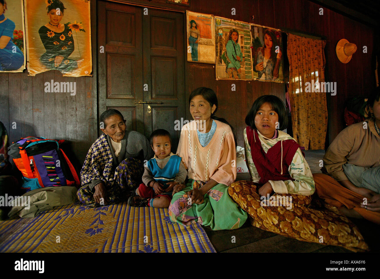 Four generations in one family hi-res stock photography and images - Alamy