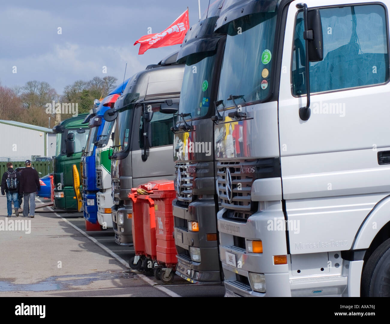 Articulated lorry cab hi-res stock photography and images - Alamy