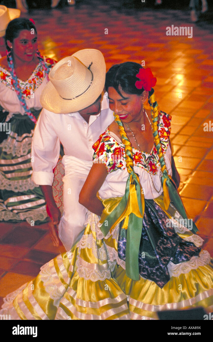 Elk143 1157 Mexico Oaxaca folklore dance in Hotel Monte Alban Stock ...