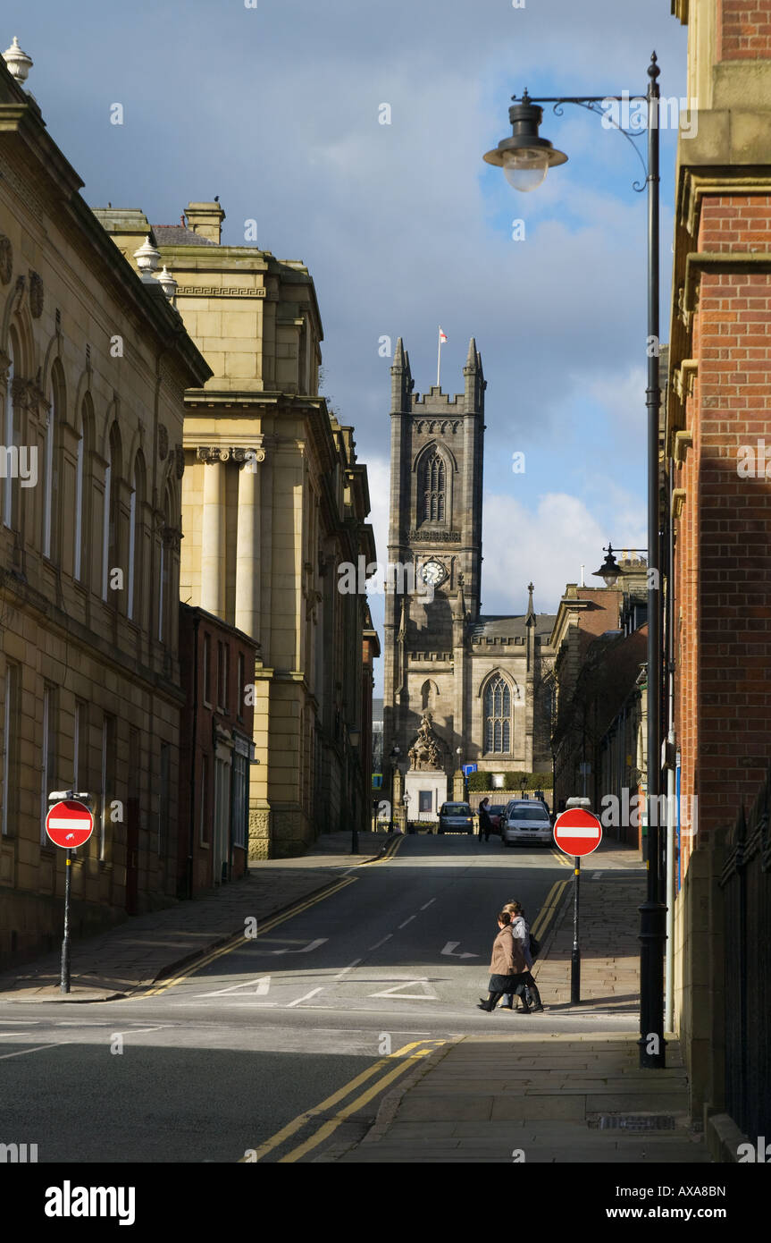 Oldham Town centre and Parish Church Stock Photo - Alamy