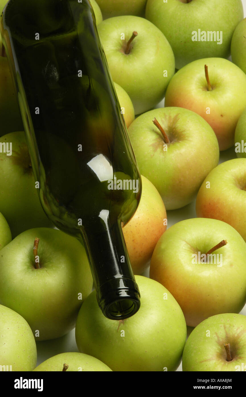 Fruit ciders hi-res stock photography and images - Alamy