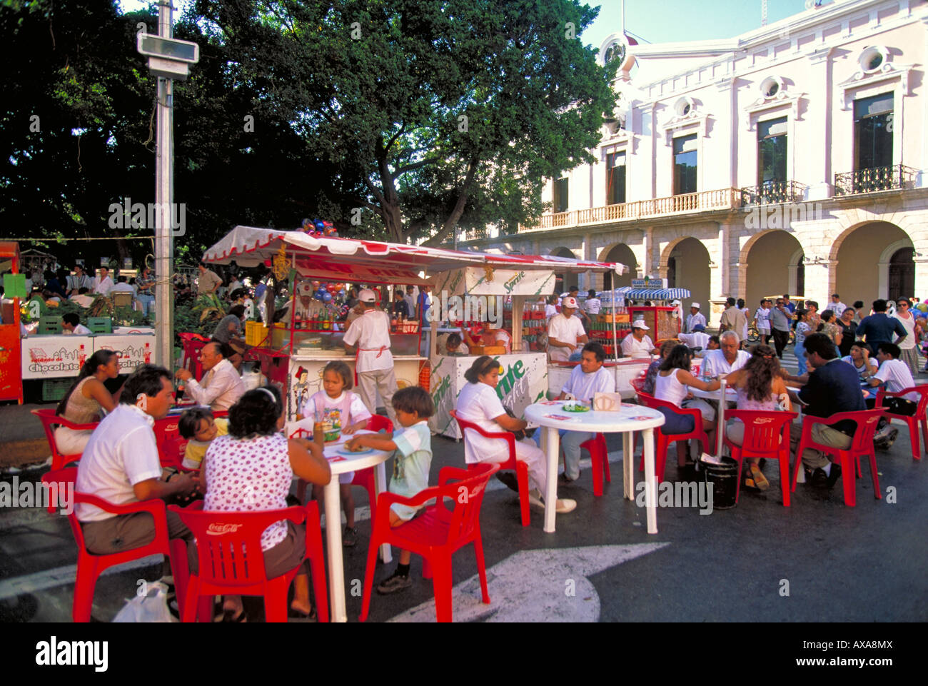 Sidewalk cafe merida mexico hi-res stock photography and images - Alamy
