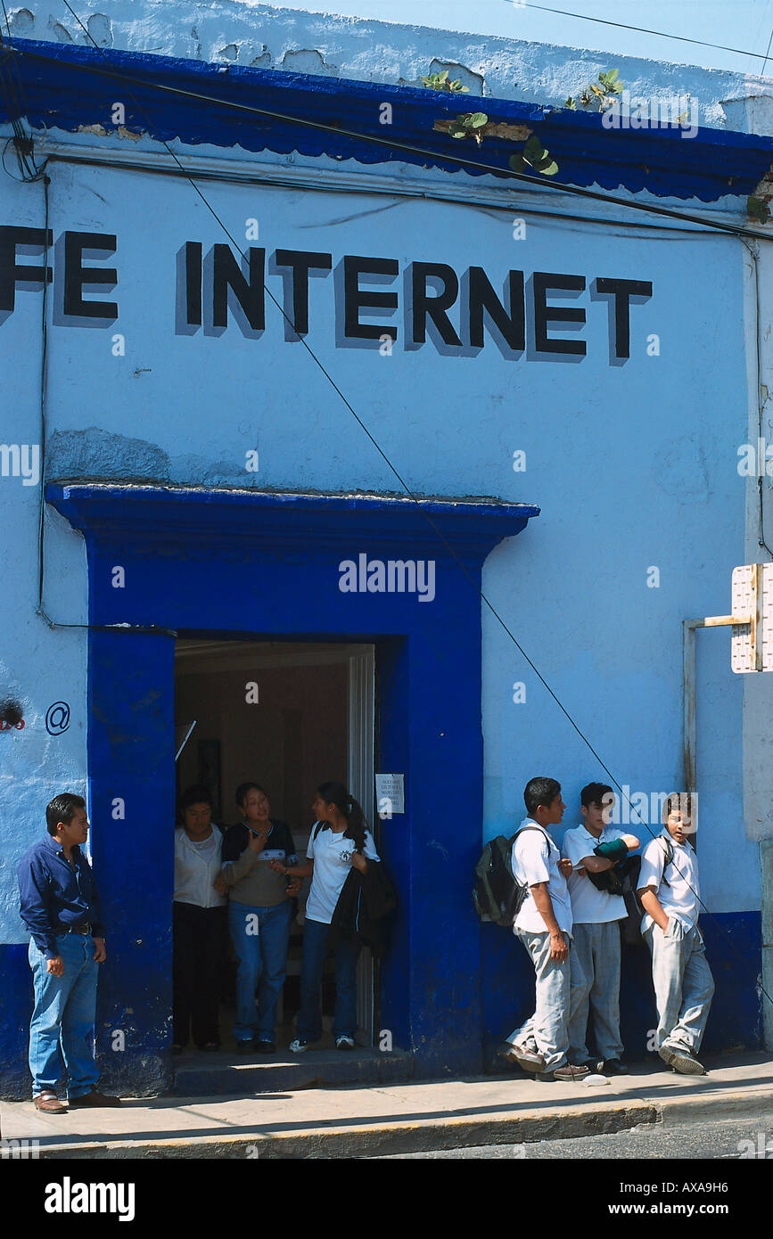 Internet cafe mexico hi-res stock photography and images - Alamy