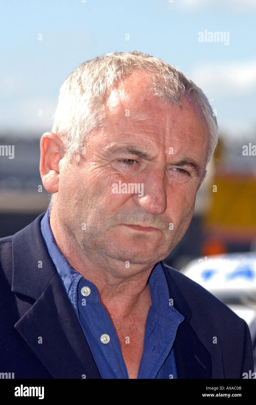 John bird the big issue hi-res stock photography and images - Alamy