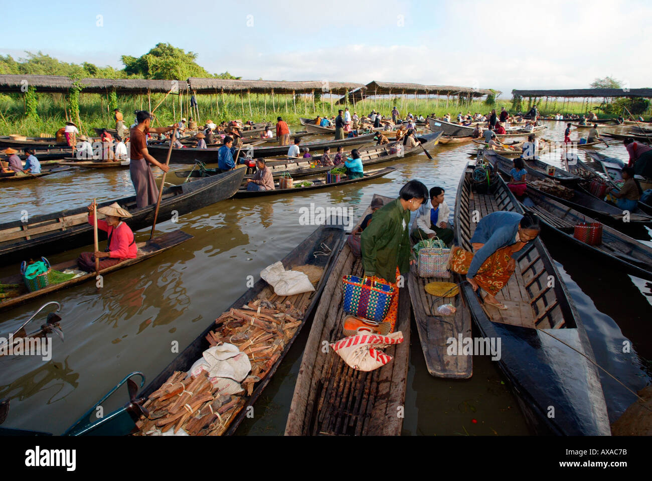 Boats at Floating market, Inle Lake in Burma Myanmar Stock Photo - Alamy