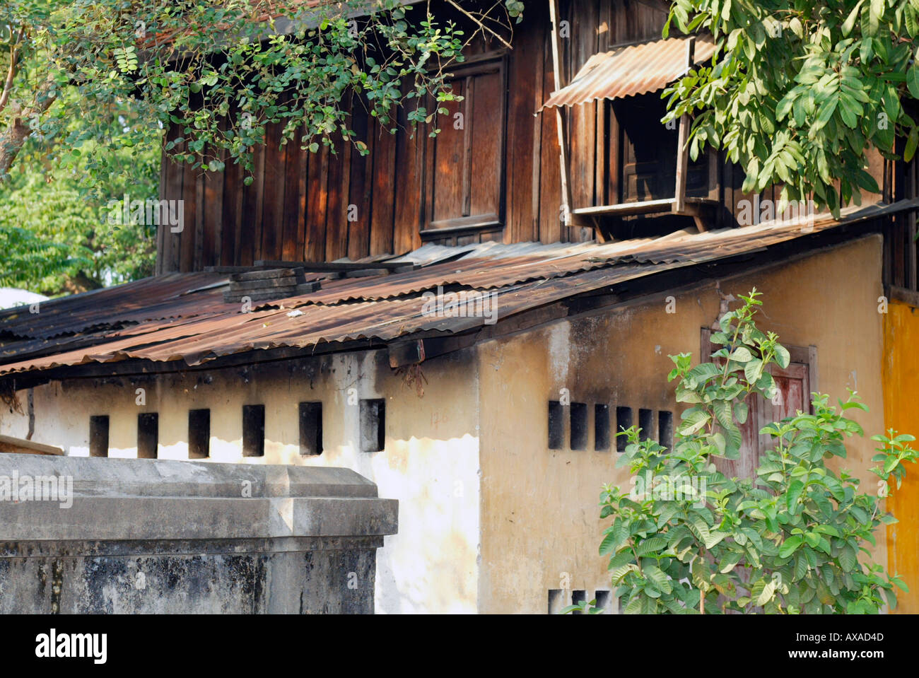 Old buildings and tin roof Luang Prabang Laos Stock Photo - Alamy