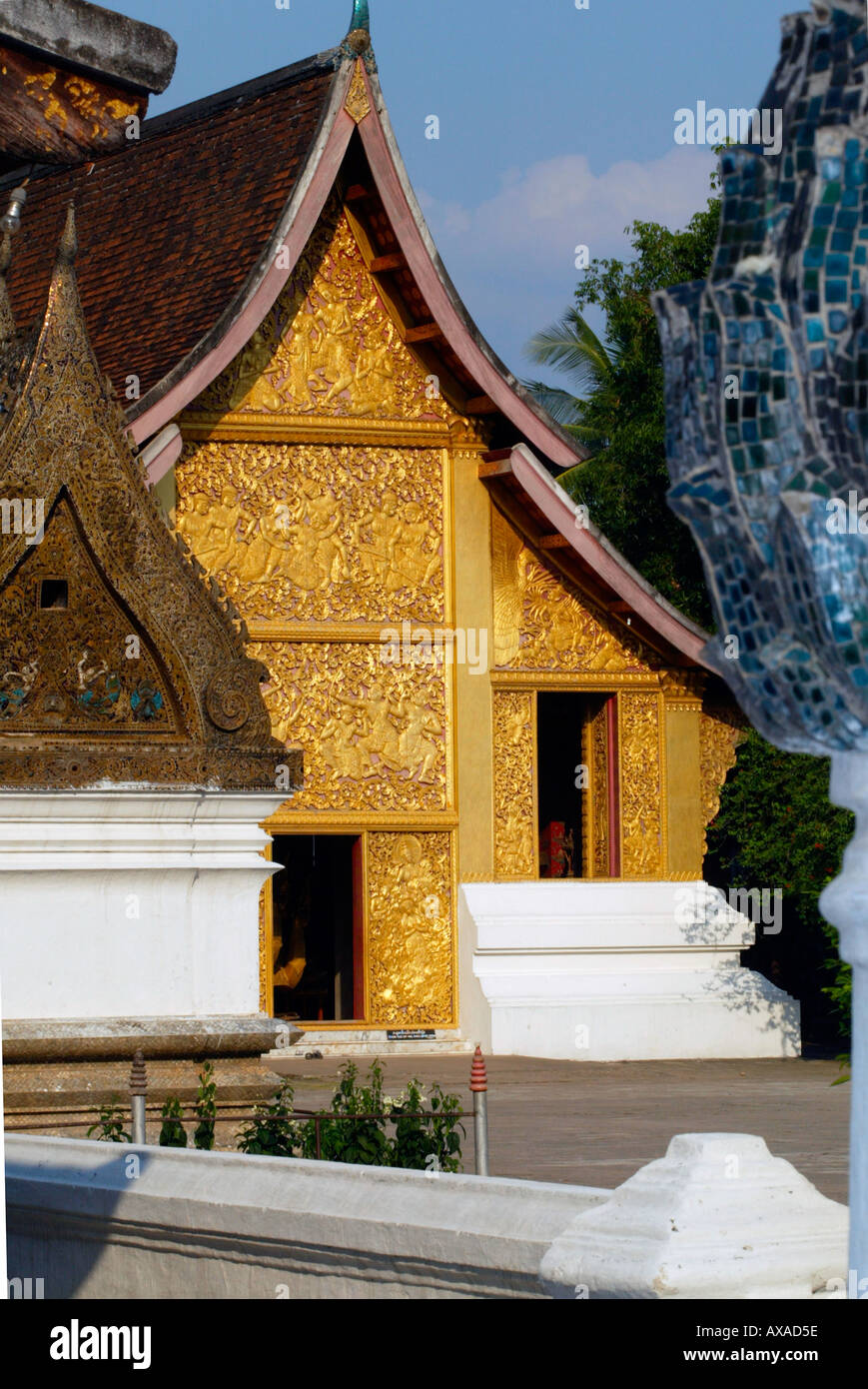 Wat Xieng Thong 16th century temple beside Mekong River Luang Prabang Laos Stock Photo - Alamy
