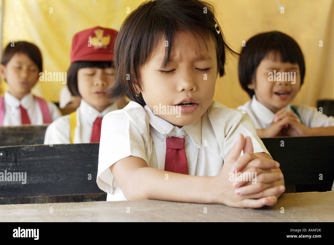 Children school prayer class hi-res stock photography and images - Alamy