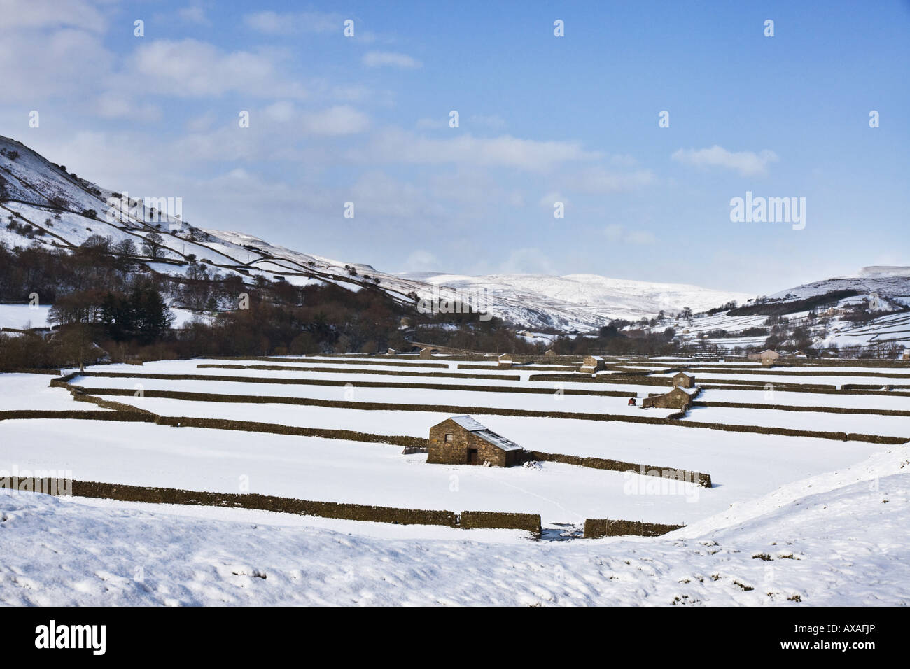 Swaledale barns snow hi-res stock photography and images - Alamy