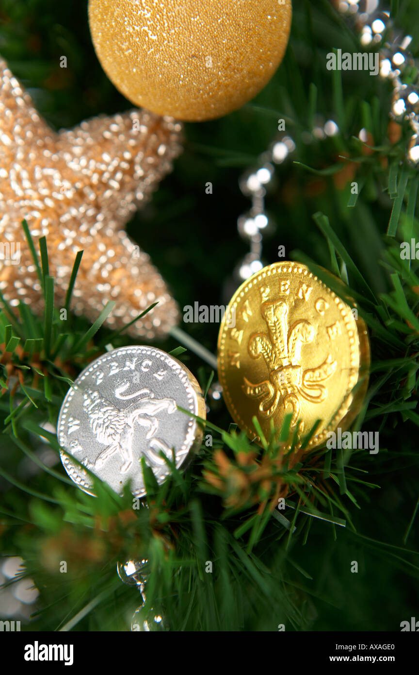Money growing on trees hi-res stock photography and images - Alamy