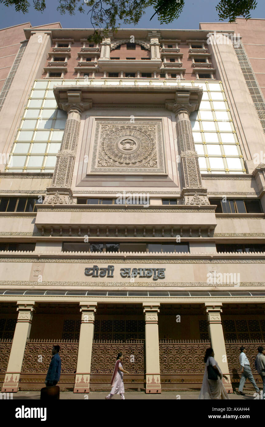 Swaminarayan mandir mumbai hi-res stock photography and images - Alamy
