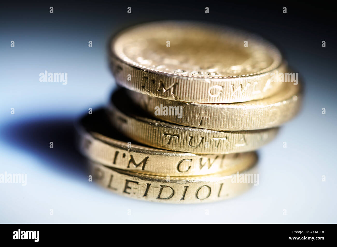Five coins hi-res stock photography and images - Alamy
