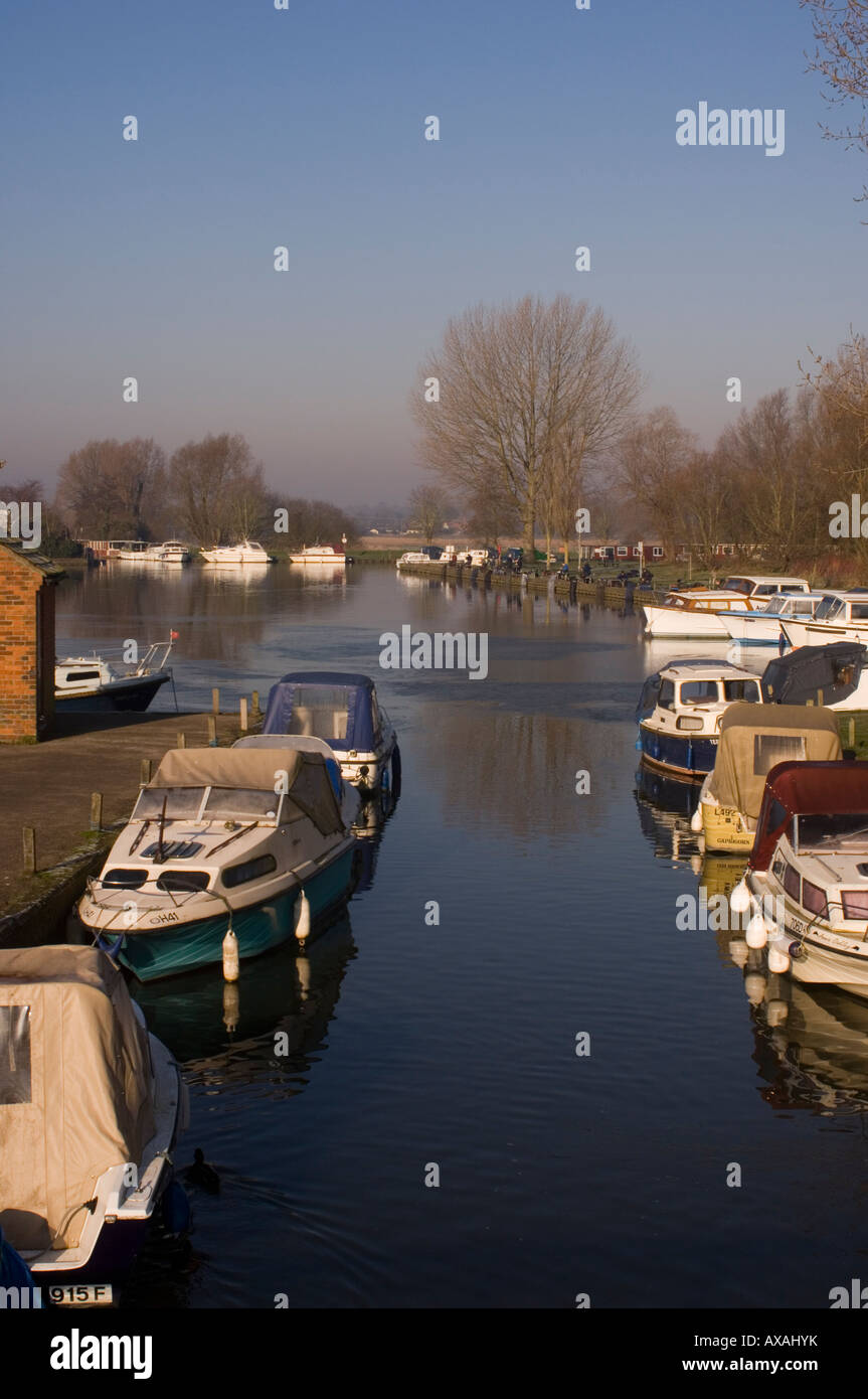Boats On The River Waveney At Beccles In Winter Stock Photo - Alamy