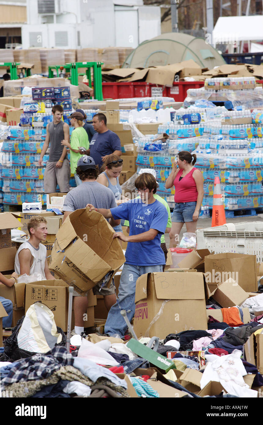 American humanitarian aid hi-res stock photography and images - Alamy