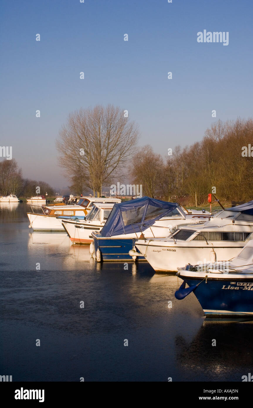Boats On The River Waveney At Beccles In Winter Stock Photo - Alamy