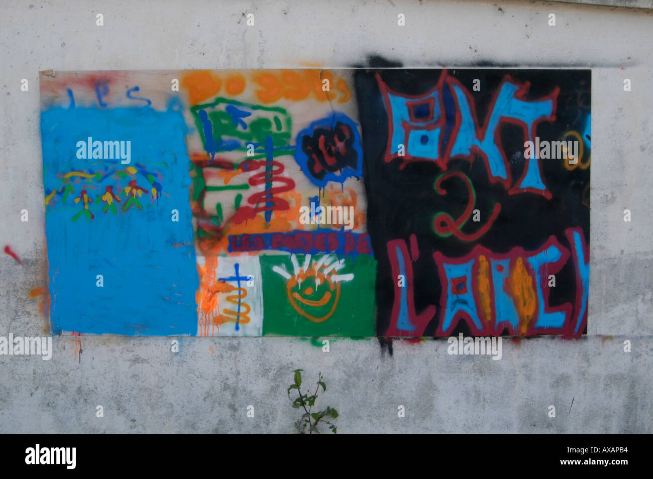 french graffiti on a wall in france Stock Photo - Alamy