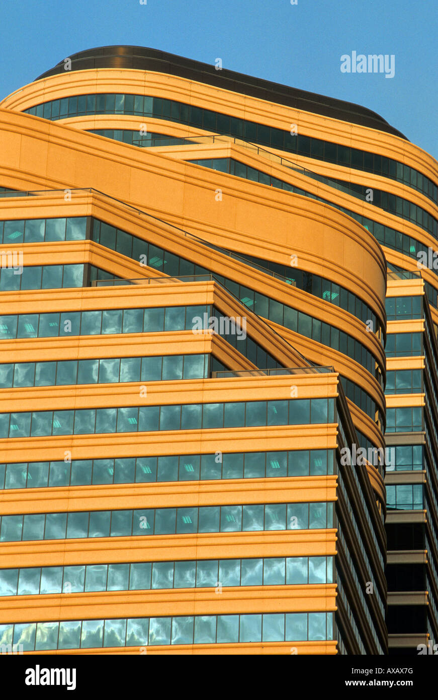 FIFTH STREET TOWERS II BUILDING (OPUS BUILDING) IN DOWNTOWN MINNEAPOLIS ...
