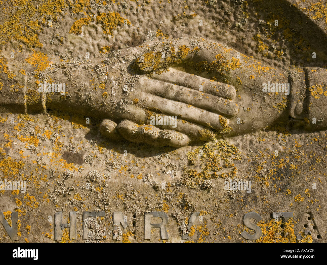 Carved hands shaking hi-res stock photography and images - Alamy