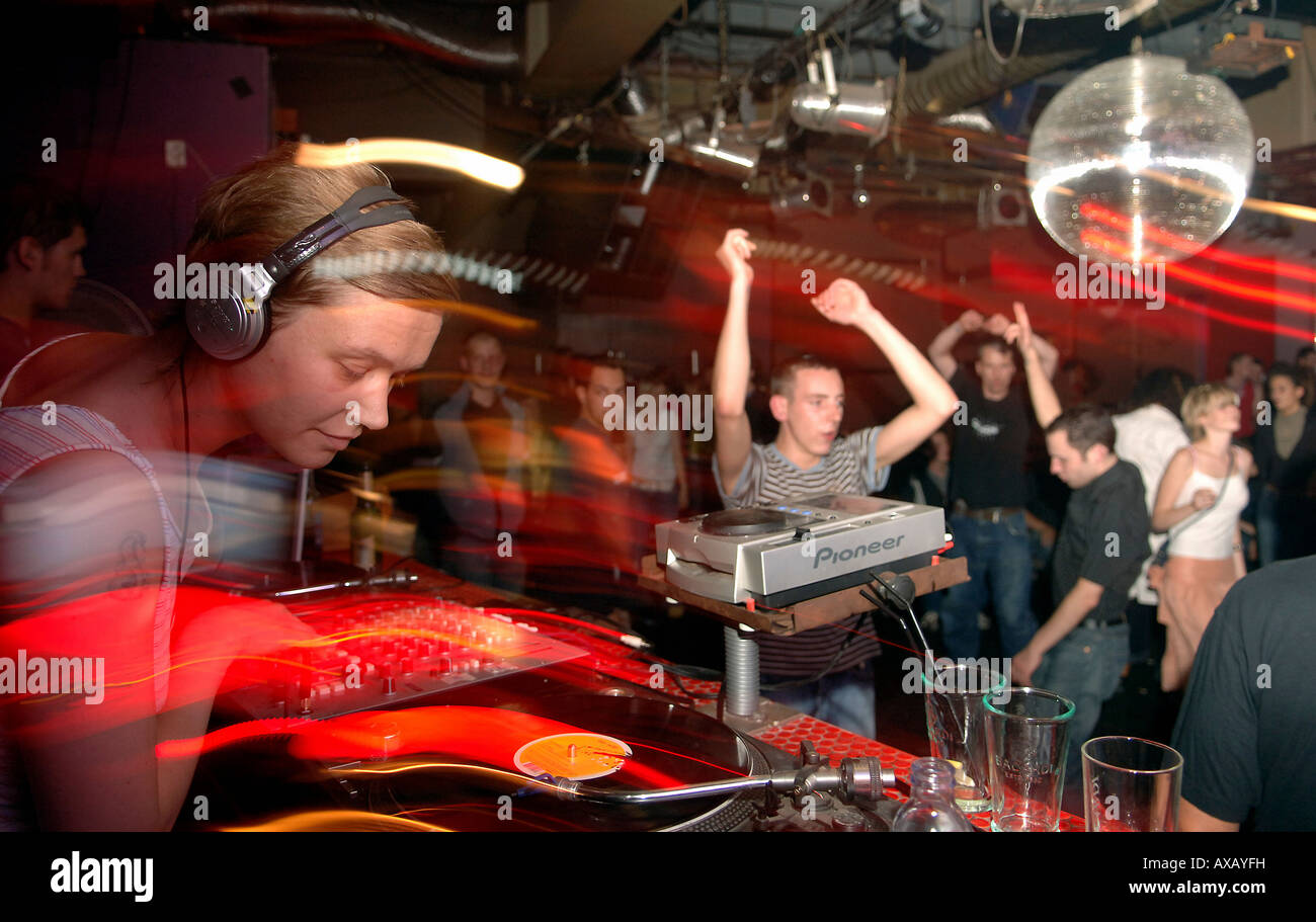 A DJ at her turntable in the Stern Radio Club in Berlin, Germany Stock ...