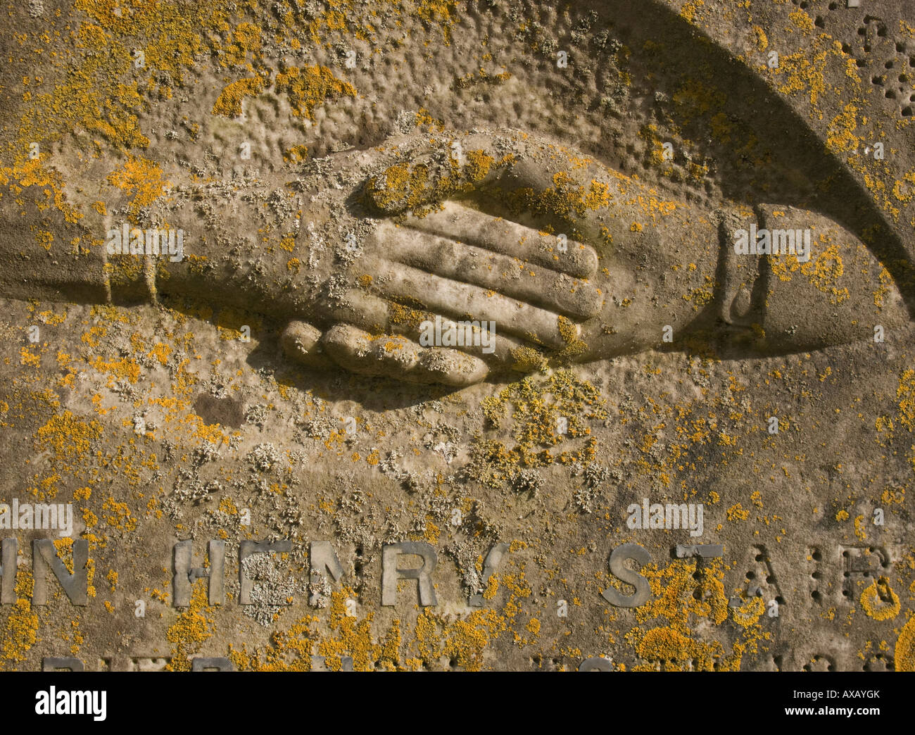 Carved shaking hands hi-res stock photography and images - Alamy