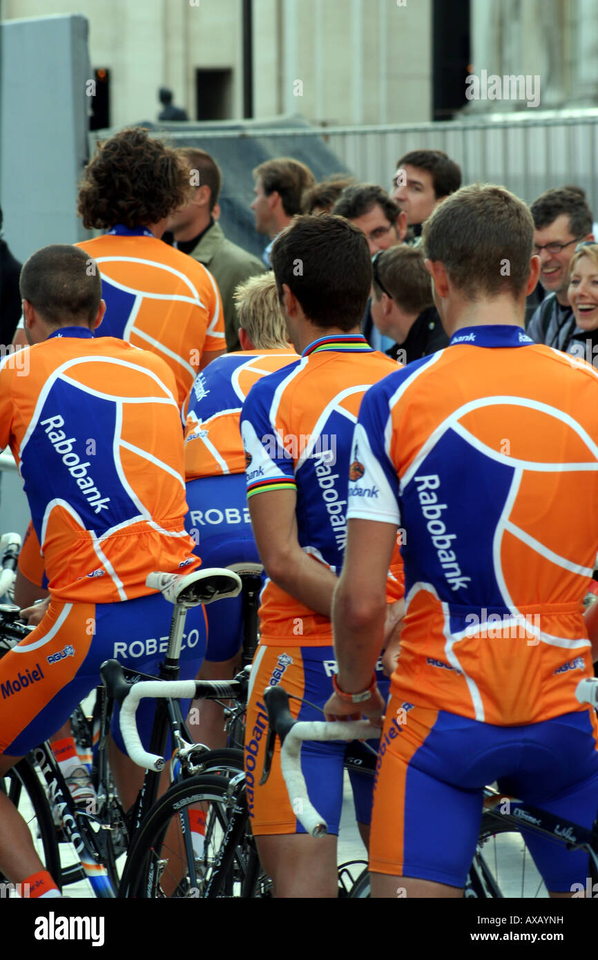 The Rabobank team line up for the pre-race presentation at the 2007 ...