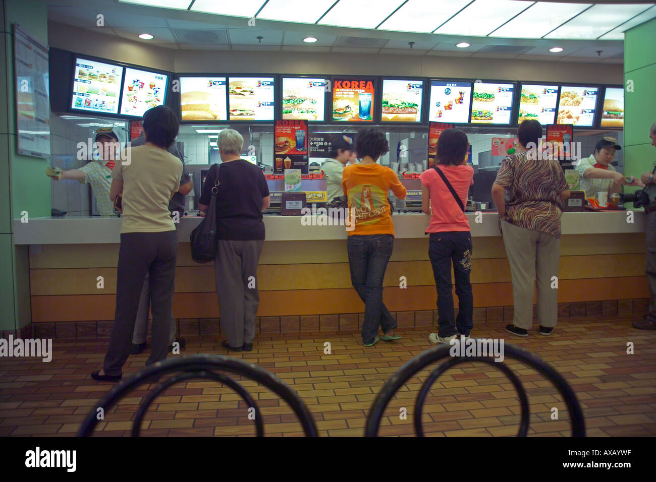 Mcdonalds serving counter hi-res stock photography and images - Alamy