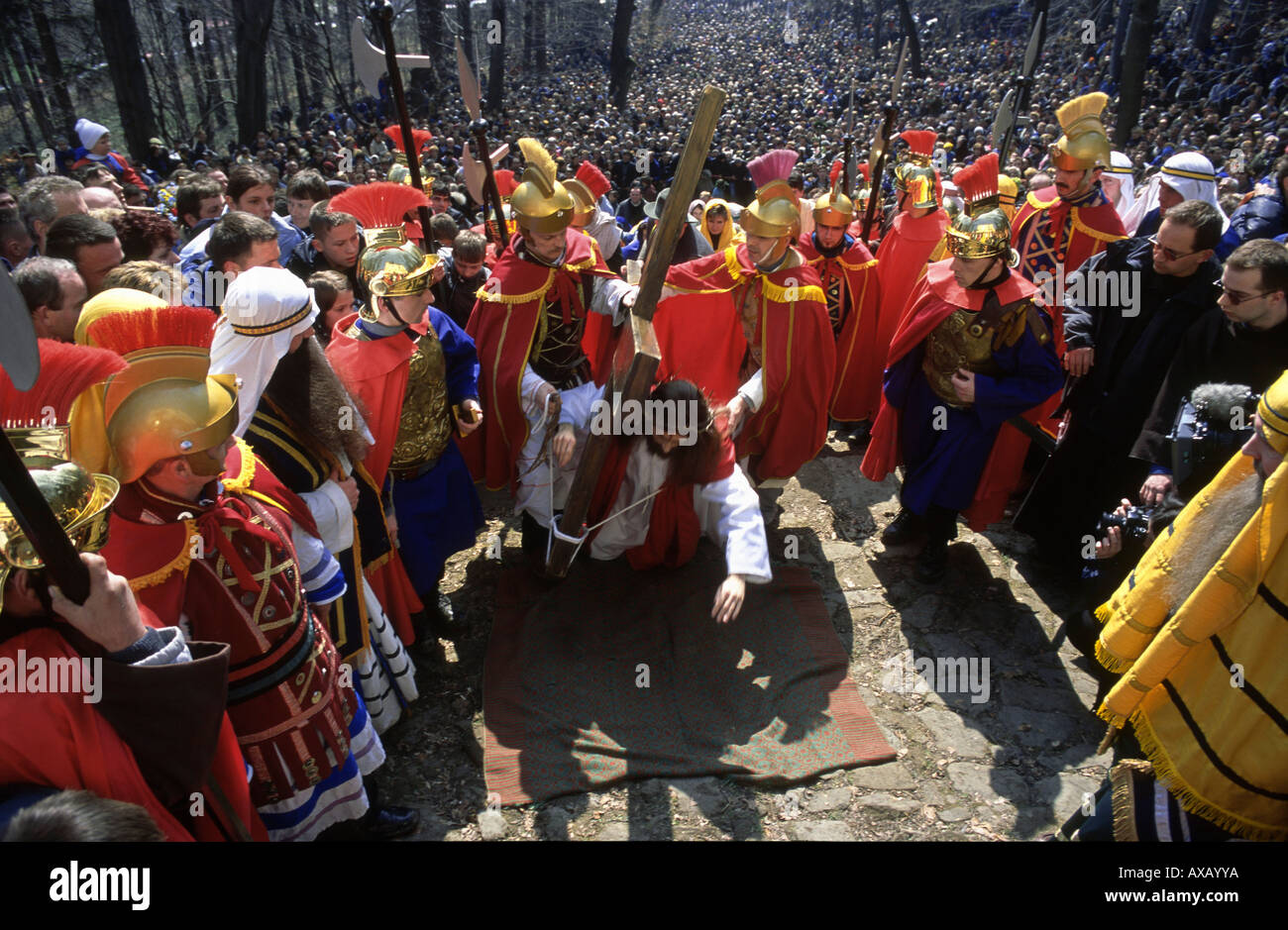 Jesus Christ played by a priest, The Mystery of the passion of Christ ...