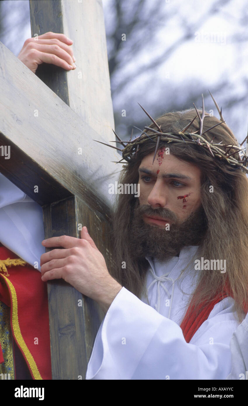 Jesus Christ played by a priest, The Mystery of the passion of Christ ...