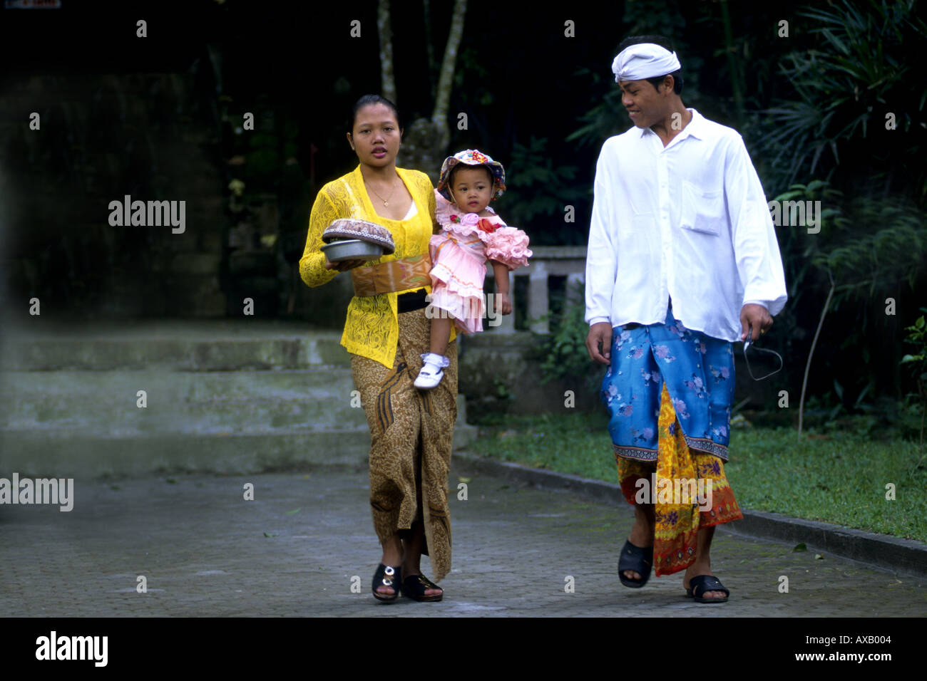 Indonesia Bali family Stock Photo - Alamy