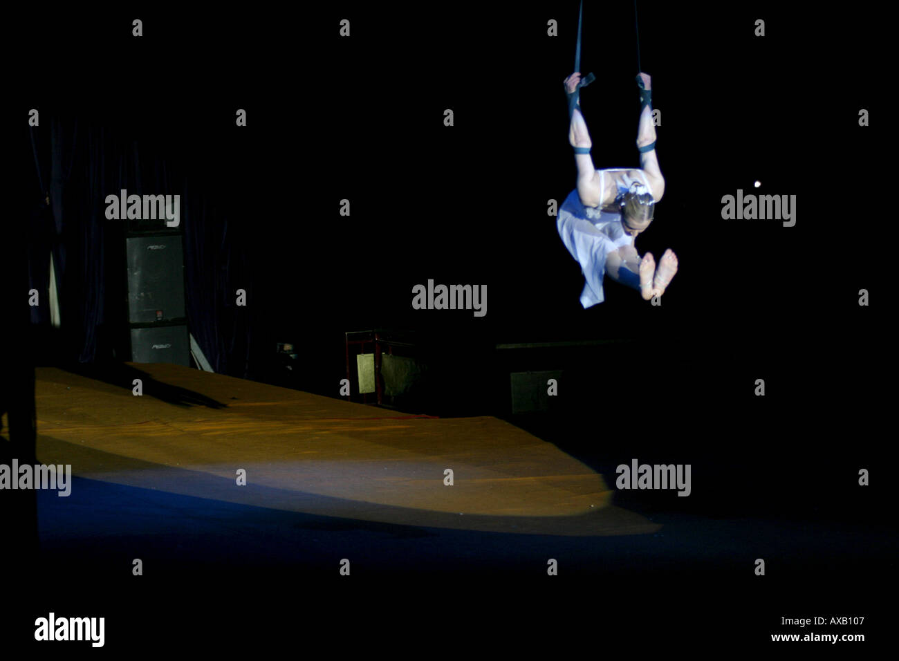 Performing circus girls hi-res stock photography and images - Alamy