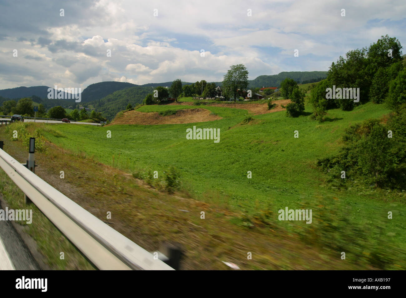 Busy farm scene hi-res stock photography and images - Alamy