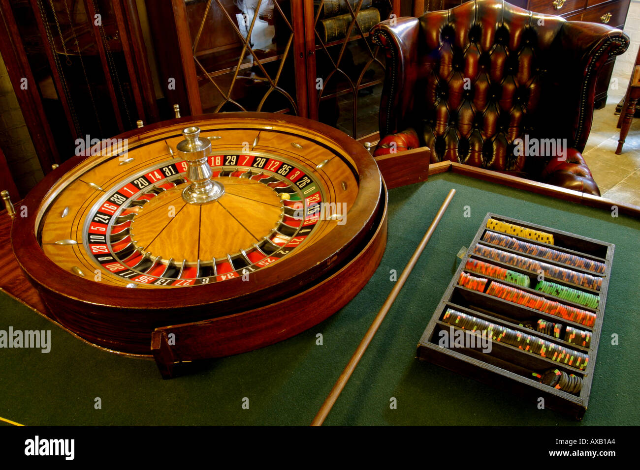 Antique casino roulette wheel hi-res stock photography and images - Alamy